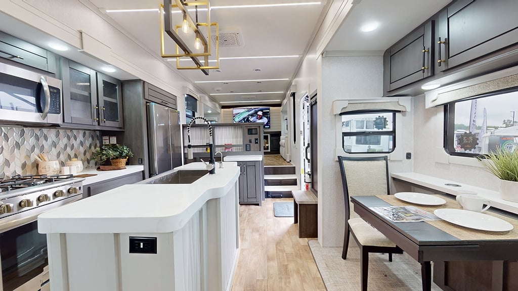 Redwood: Our Finest Luxury Fifth Wheel | Poulsbo RV