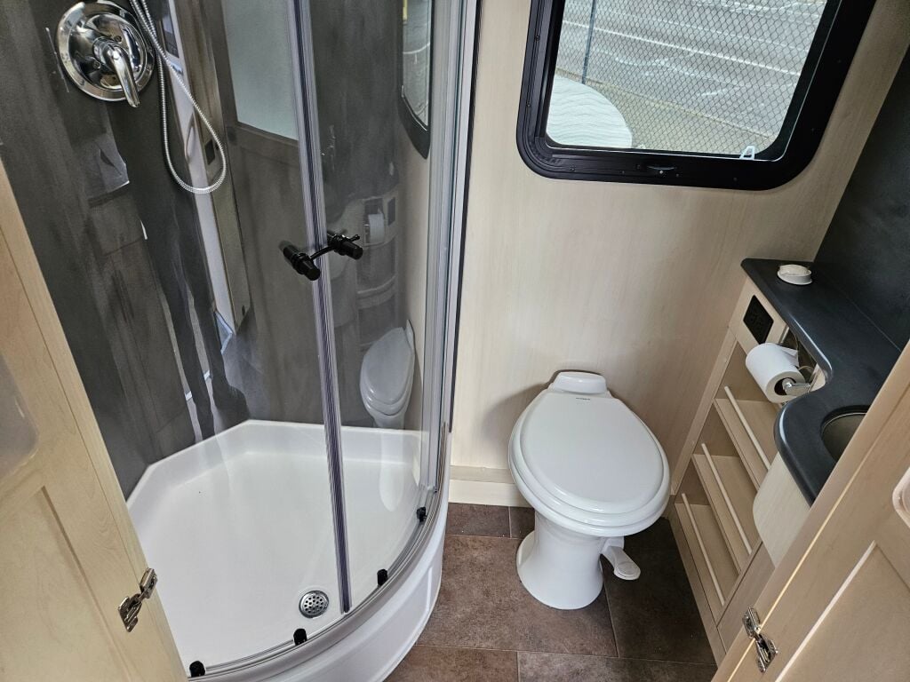 Used 2020 Pleasure-Way Plateau XL XLTS Class B Diesel for sale in ...