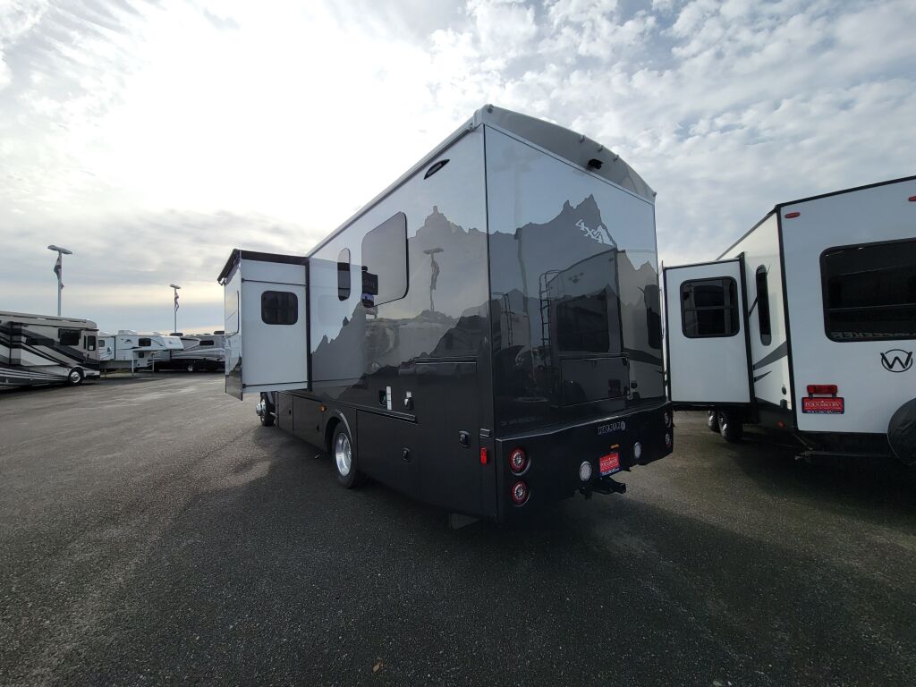 New 2024 Dynamax Isata 5 Series 28SS Super C for sale in, Sumner Wa, at ...