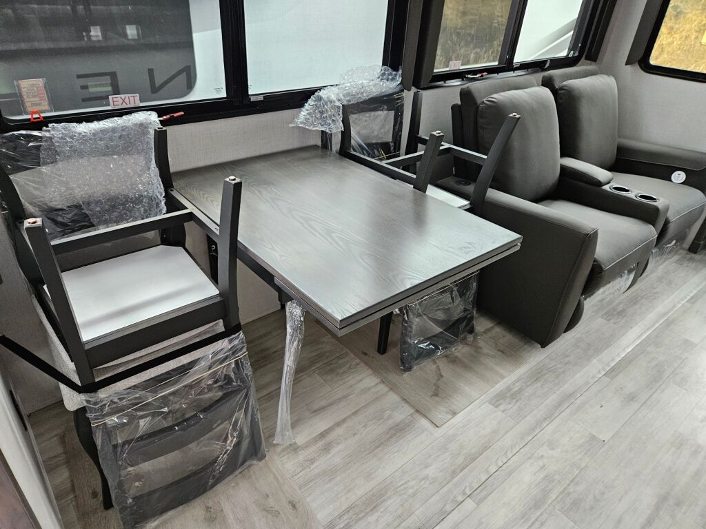 New 2025 Keystone Alpine 3303CK Fifth Wheel for sale in, Sumner Wa, at ...