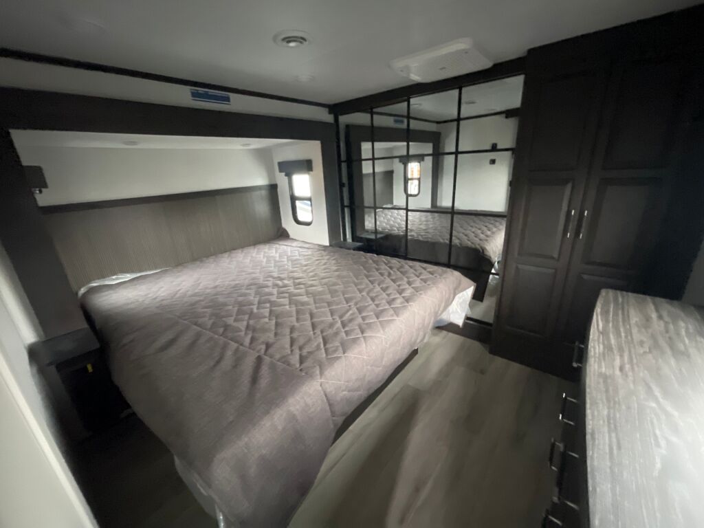 New 2025 Keystone Alpine Avalanche Edition 321RL Fifth Wheel for sale ...