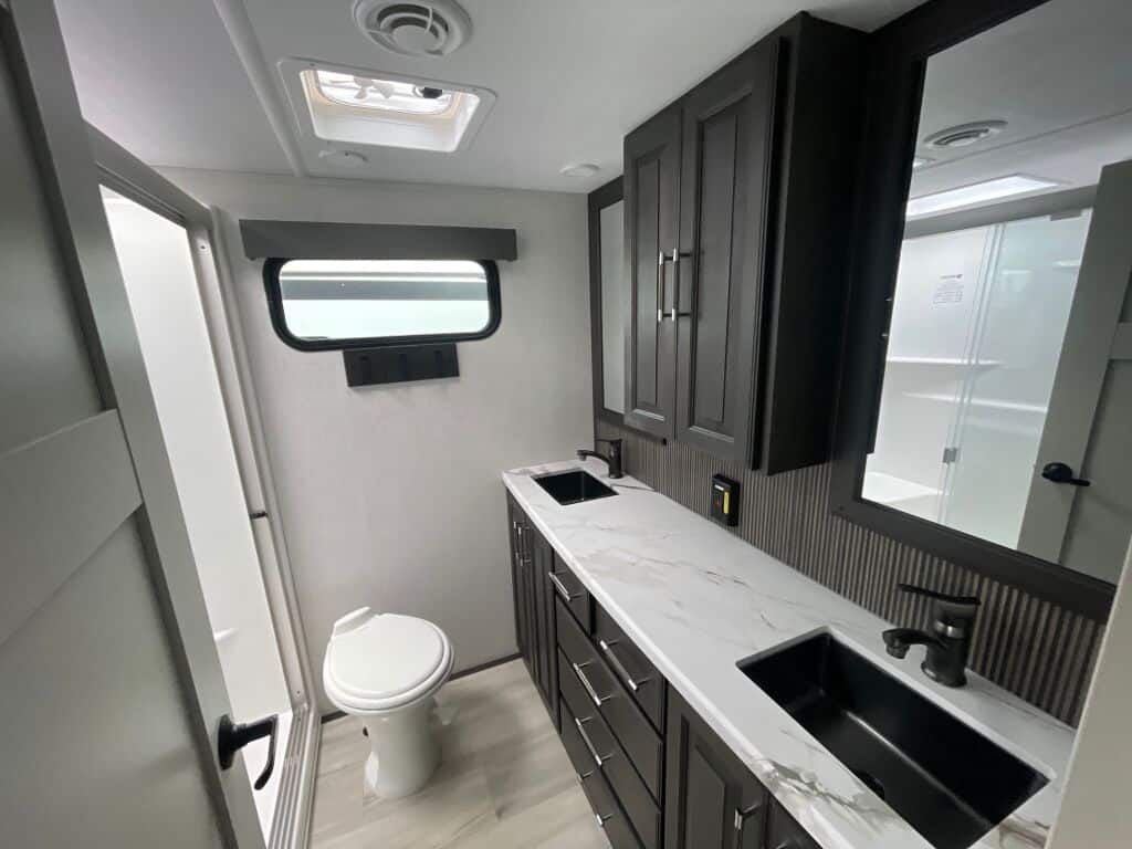 New 2025 Keystone Alpine Avalanche Edition 321RL Fifth Wheel for sale ...