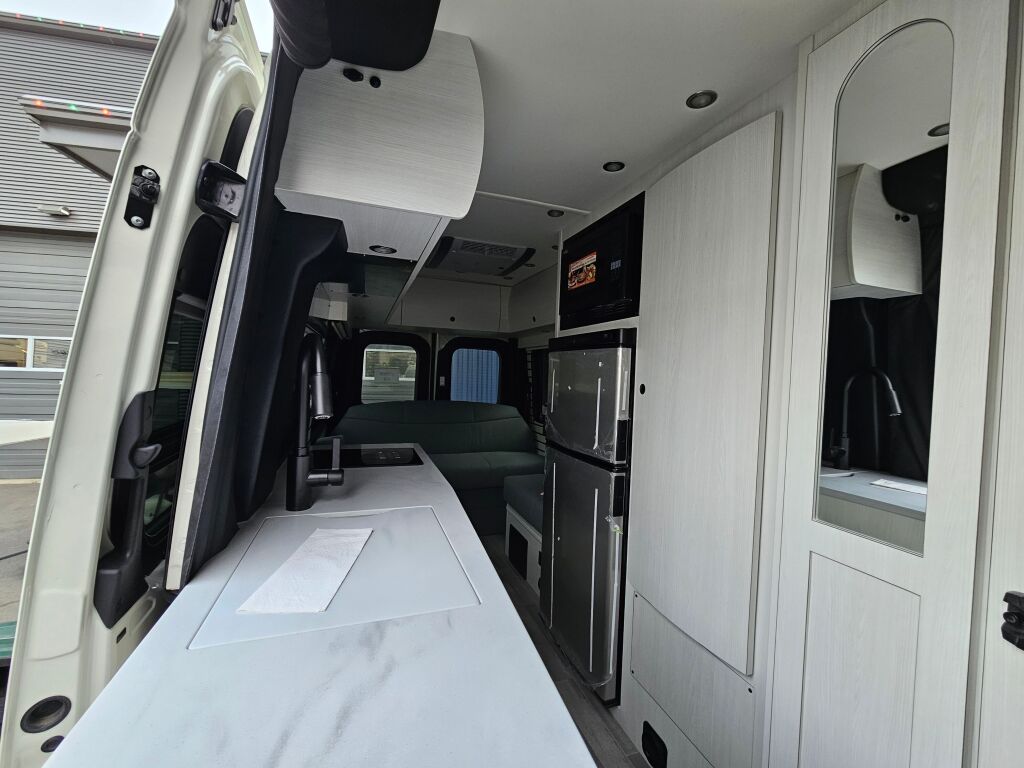 New 2025 Pleasure-Way Plateau TS Class B Diesel for sale in, Sumner Wa ...