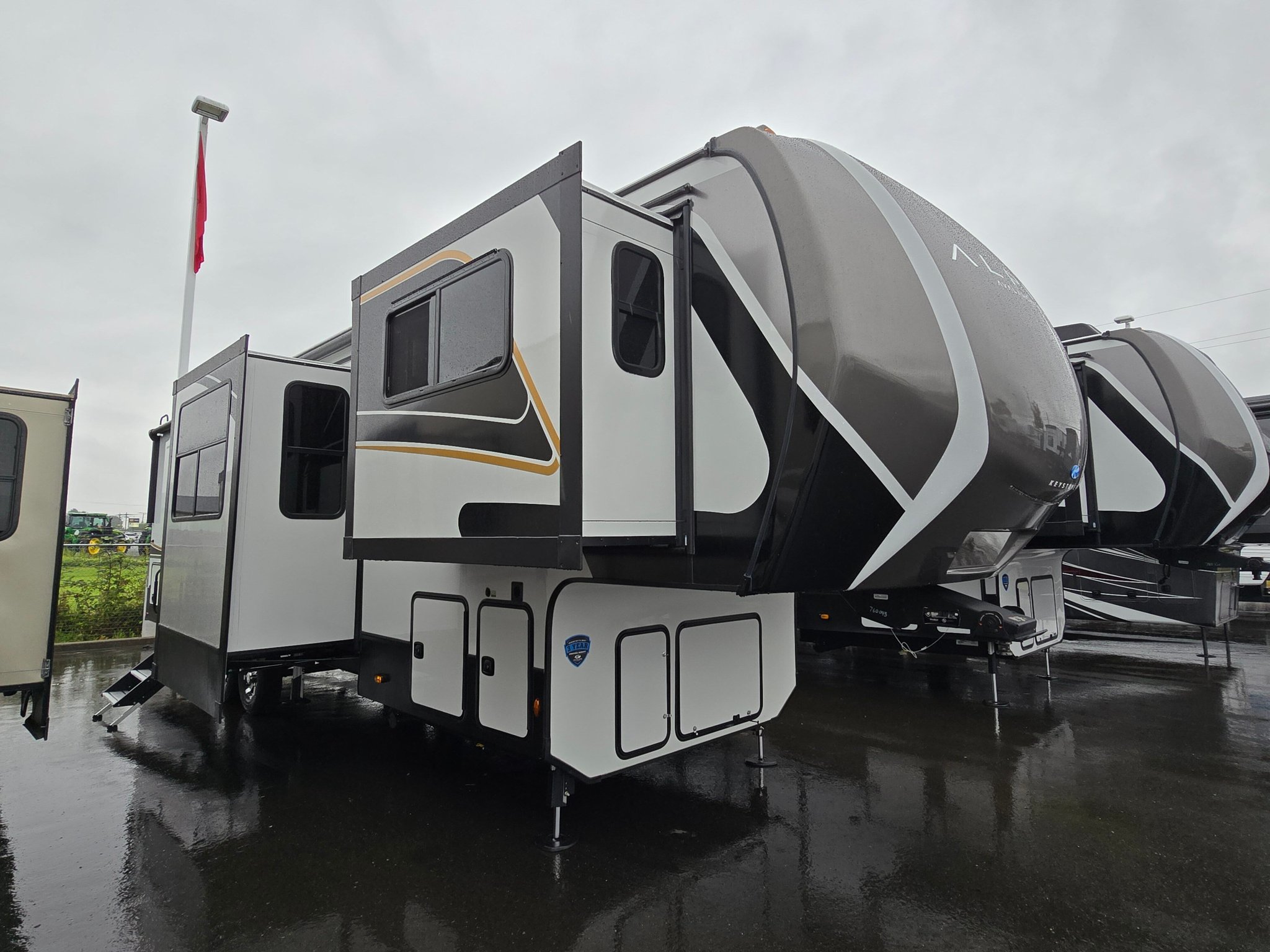 New 2025 Keystone Alpine Avalanche Edition 346FL Fifth Wheel for sale ...