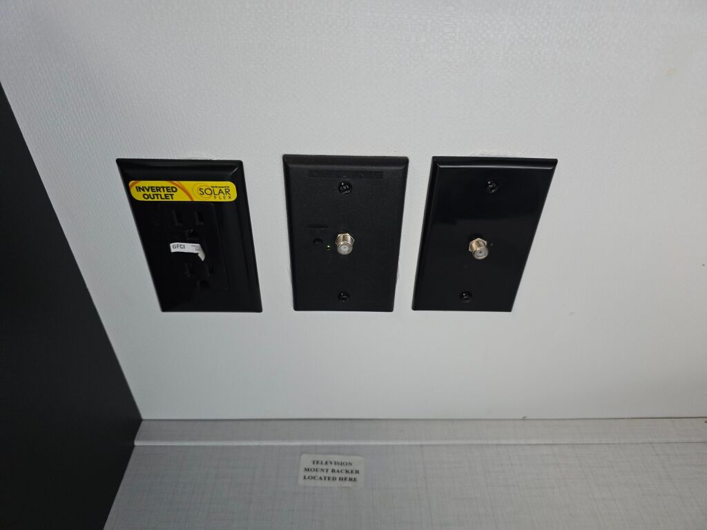 Used 2022 Keystone Springdale Mini 2010BH Travel Trailer for sale in ...