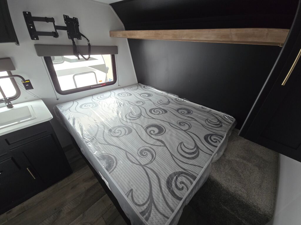 Used 2022 Keystone Springdale Mini 2010BH Travel Trailer for sale in ...