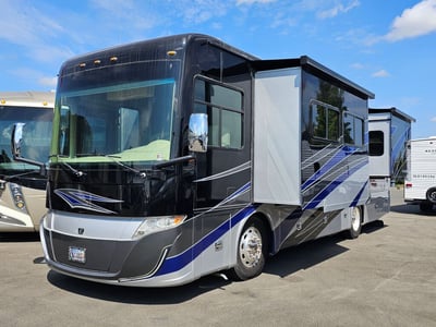 Poulsbo RV Sumner Store