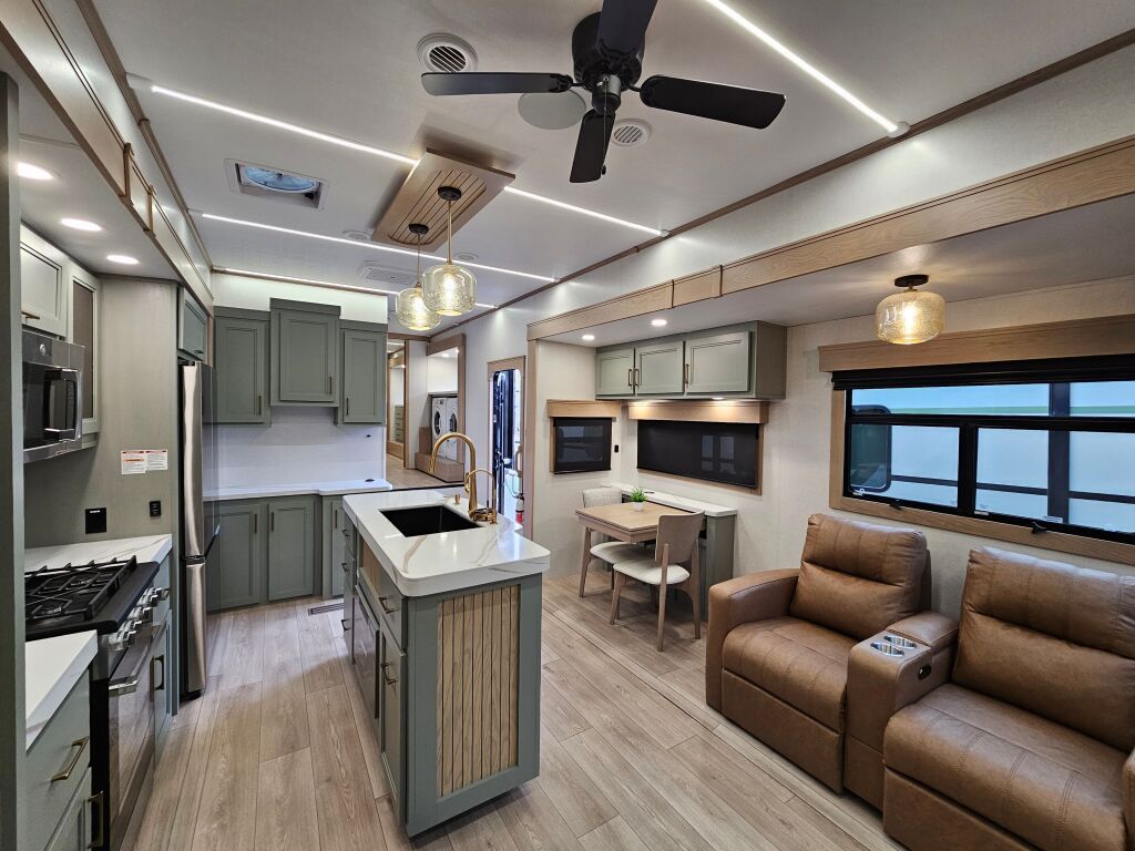 New 2026 Crossroads Redwood 371RL Fifth Wheel for sale in, Sumner Wa ...