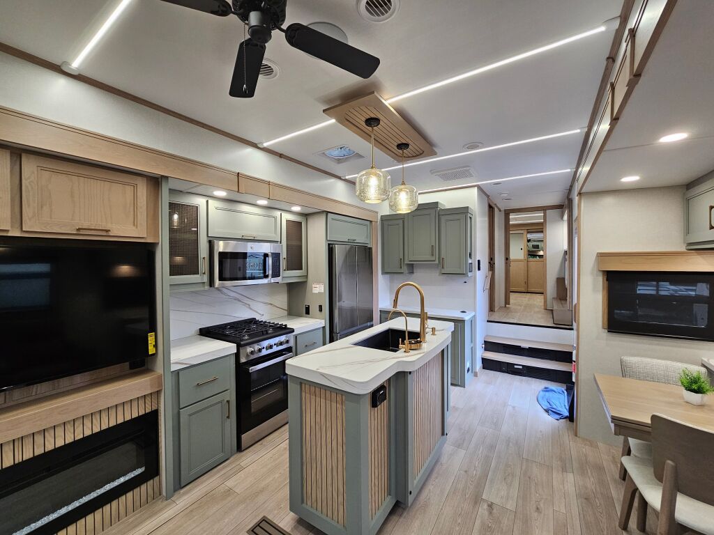 New 2026 Crossroads Redwood 371RL Fifth Wheel for sale in, Sumner Wa ...