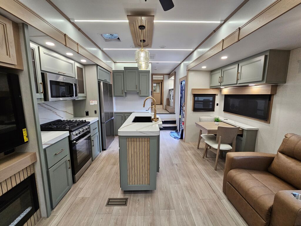 New 2026 Crossroads Redwood 371RL Fifth Wheel for sale in, Sumner Wa ...