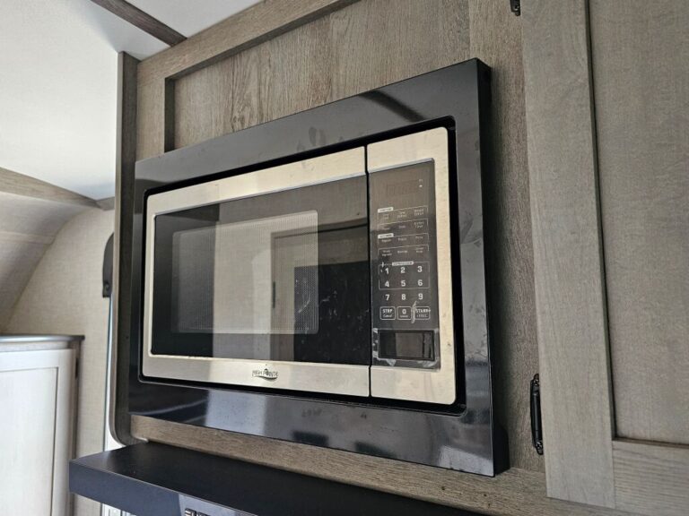 Used 2020 Keystone Outback Ultra-Lite 210URS Travel Trailer for sale in ...