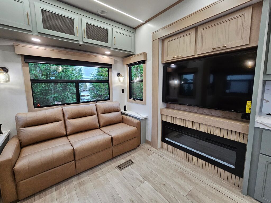 New 2026 Crossroads Redwood 371RL Fifth Wheel for sale in, Sumner Wa ...
