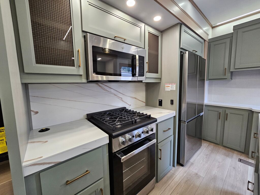 New 2026 Crossroads Redwood 371RL Fifth Wheel for sale in, Sumner Wa ...