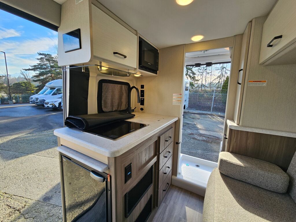 Used 2026 Thor Motor Coach Scope 18M Class B for sale in, Kent Wa, at ...