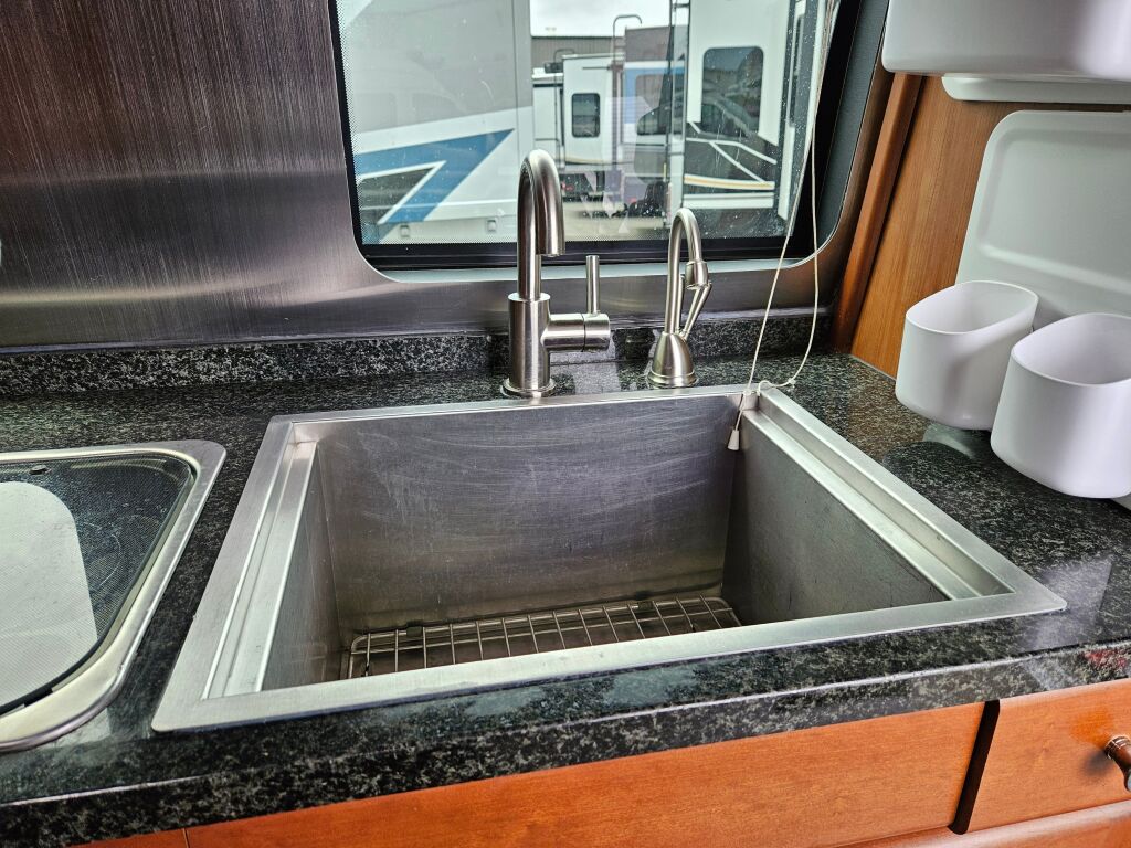Used 2015 Roadtrek RT Adventurous CS Class B Diesel for sale in ...