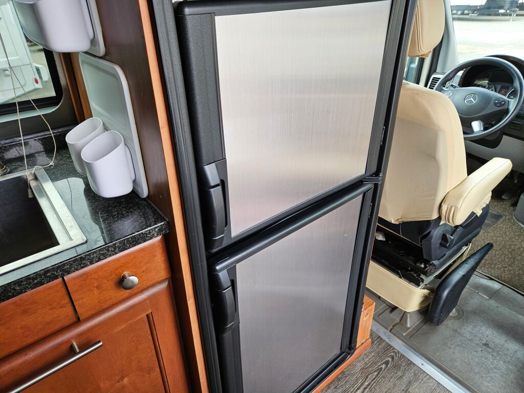 Used 2015 Roadtrek RT Adventurous CS Class B Diesel for sale in ...