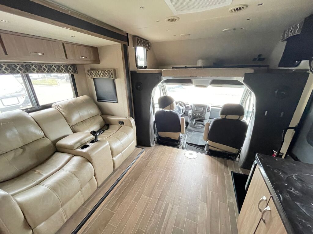 Used 2018 Dynamax Isata 3 Series 24RWM Class C Diesel for sale in ...