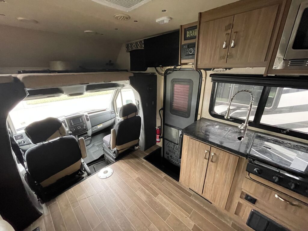 Used 2018 Dynamax Isata 3 Series 24RWM Class C Diesel for sale in ...