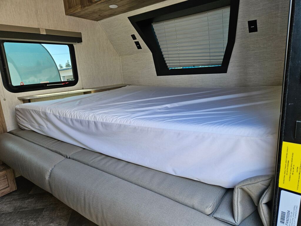 Used 2022 Palomino Real-Lite Mini RL-189 Travel Trailer for sale in ...