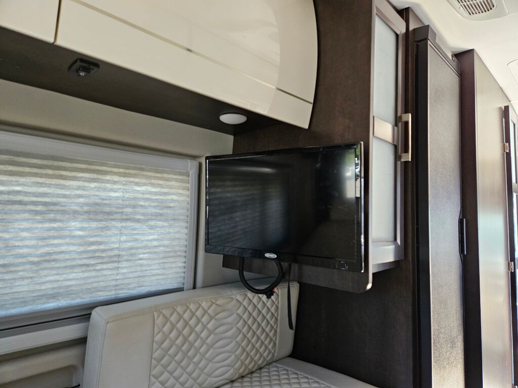 Used 2024 Jayco Solstice 21 BL Class B for sale in, Everett Wa, at ...