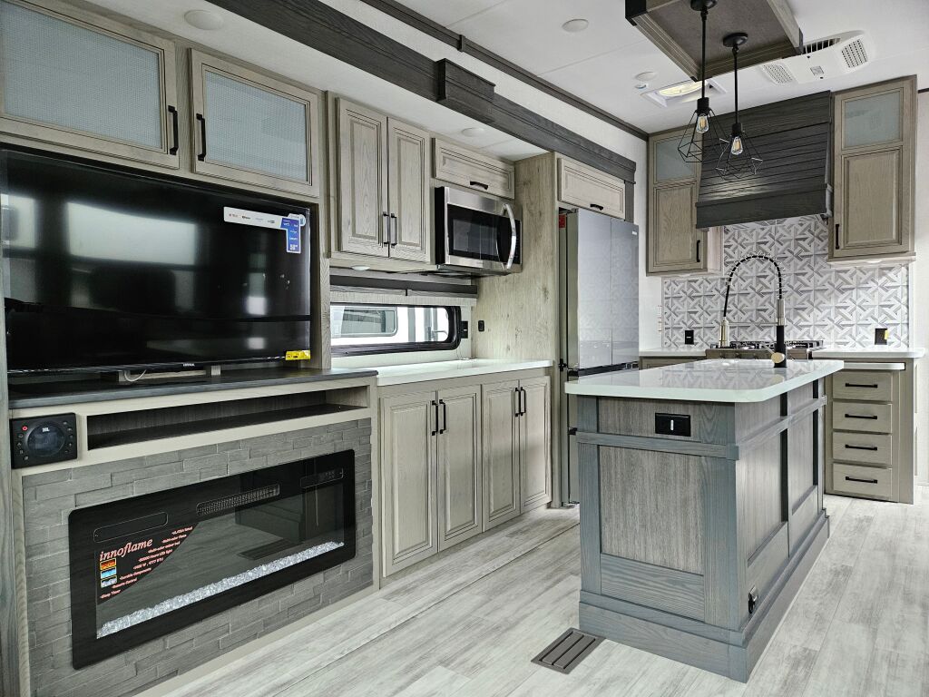New 2025 Keystone Alpine 3303CK Fifth Wheel for sale in, Sumner Wa, at ...