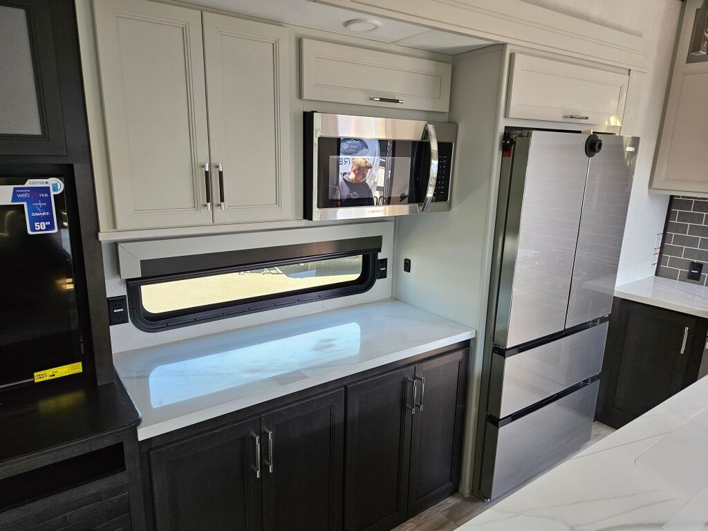 New 2025 Keystone Alpine 3303CK Fifth Wheel for sale in, Everett Wa, at ...