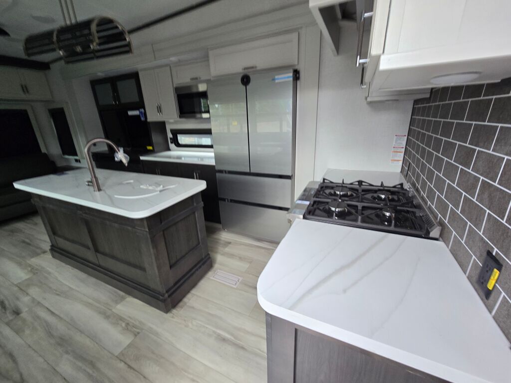 New 2025 Keystone Alpine 3303CK Fifth Wheel for sale in, Kent Wa, at ...