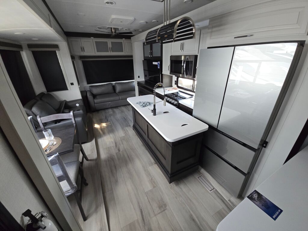 New 2025 Keystone Alpine Avalanche Edition 321RL Fifth Wheel for sale ...