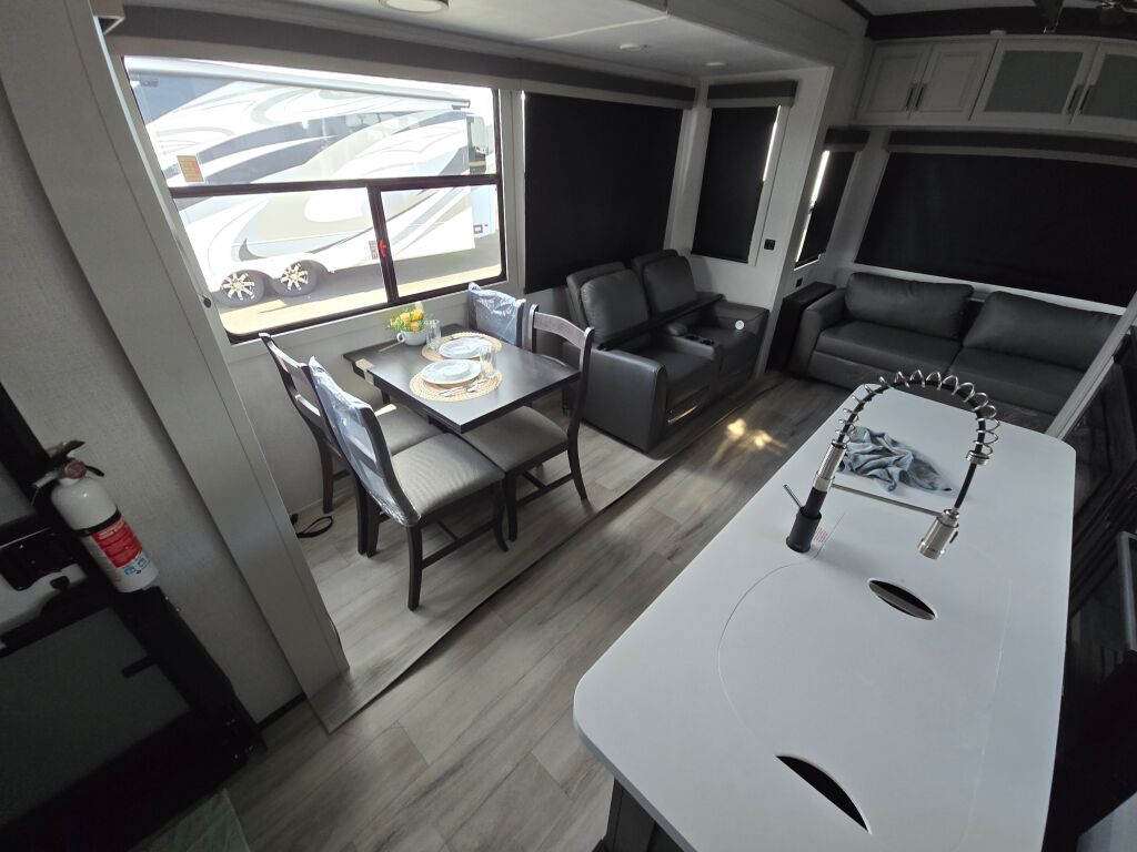 New 2025 Keystone Alpine Avalanche Edition 321RL Fifth Wheel for sale ...