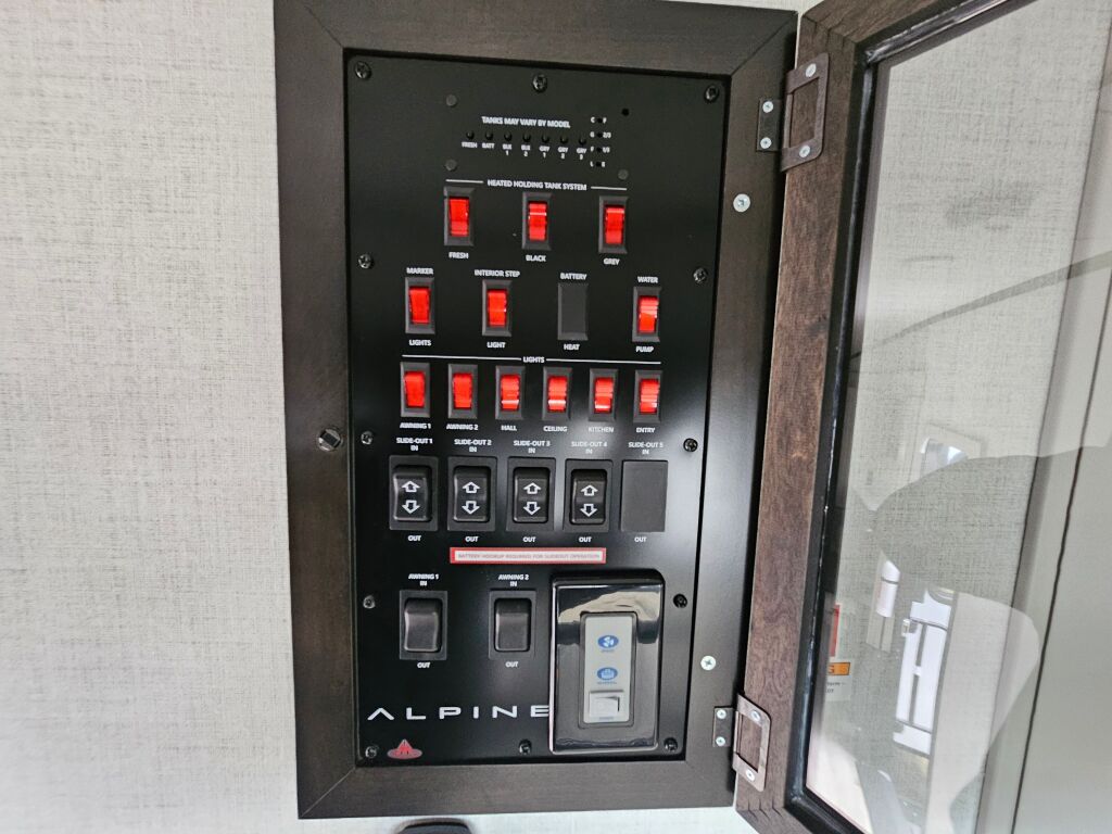 New 2025 Keystone Alpine Avalanche Edition 379MB Fifth Wheel for sale ...