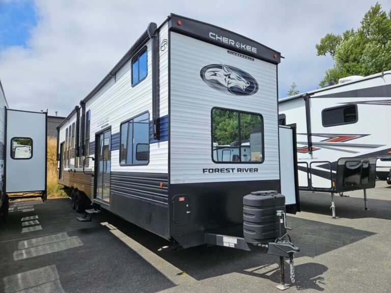 Poulsbo RV Everett Store