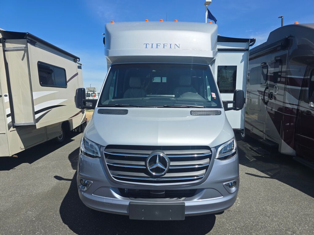 New 2026 Tiffin Motorhomes Wayfarer 25XLW Class C Diesel for sale in ...