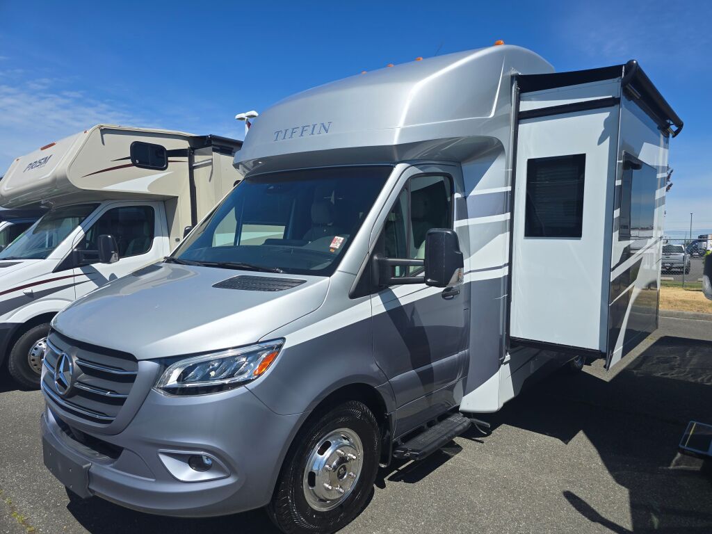 New 2026 Tiffin Motorhomes Wayfarer 25XLW Class C Diesel for sale in ...