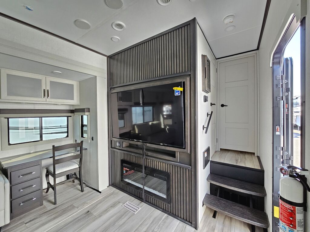 New 2026 Keystone Alpine Avalanche Edition 366LS Fifth Wheel for sale ...