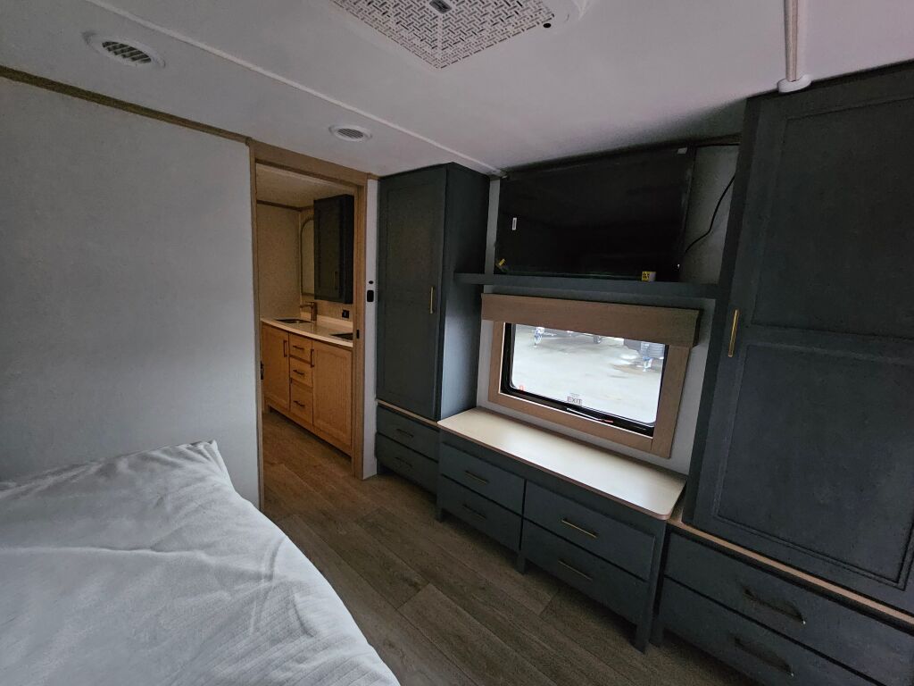 New 2026 Crossroads Redwood 415RD Fifth Wheel for sale in, Mt. Vernon ...