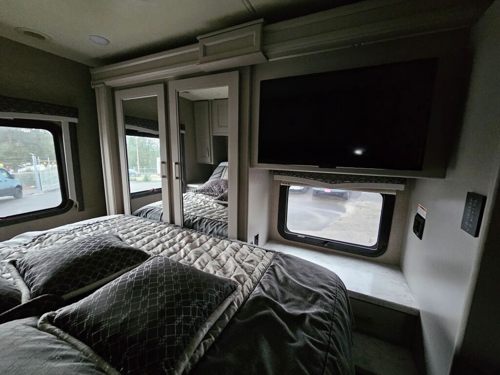 Used 2023 Thor Motor Coach Magnitude 4x4 SV34 Class C Diesel for sale ...
