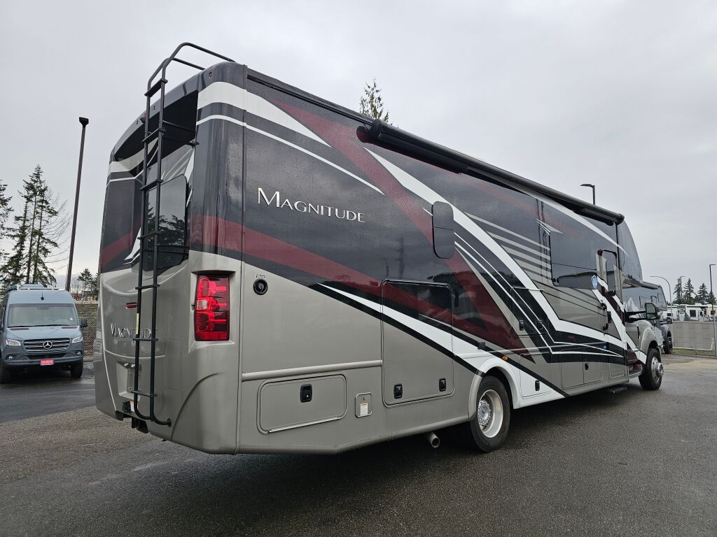 Used 2023 Thor Motor Coach Magnitude 4x4 SV34 Class C Diesel for sale ...