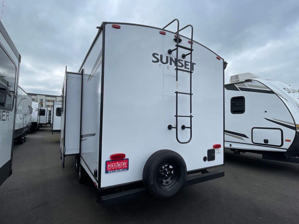 New 2024 Crossroads Sunset Trail Super Lite SS222RB Travel Trailer for ...