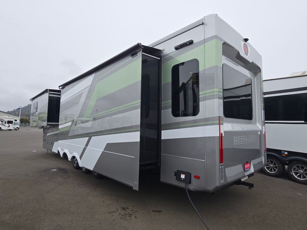 New 2026 Crossroads Redwood 412GK Fifth Wheel for sale in, Mt. Vernon ...