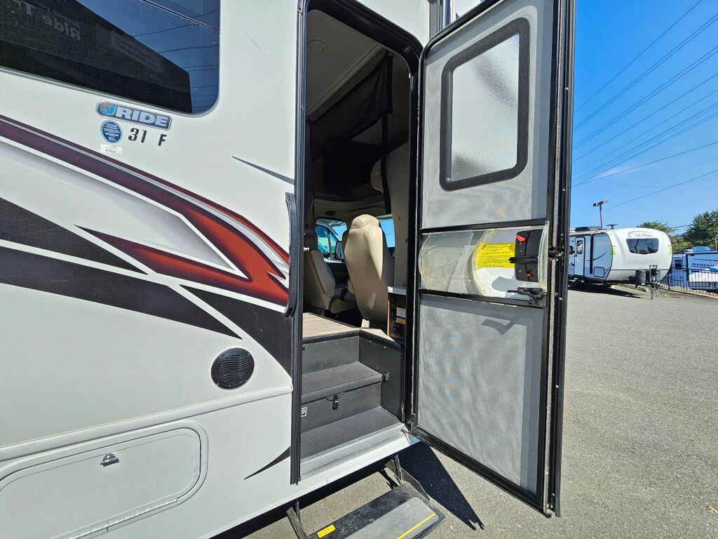 Used 2022 Jayco Redhawk 31F Class C for sale in, Everett Wa, at Poulsbo RV