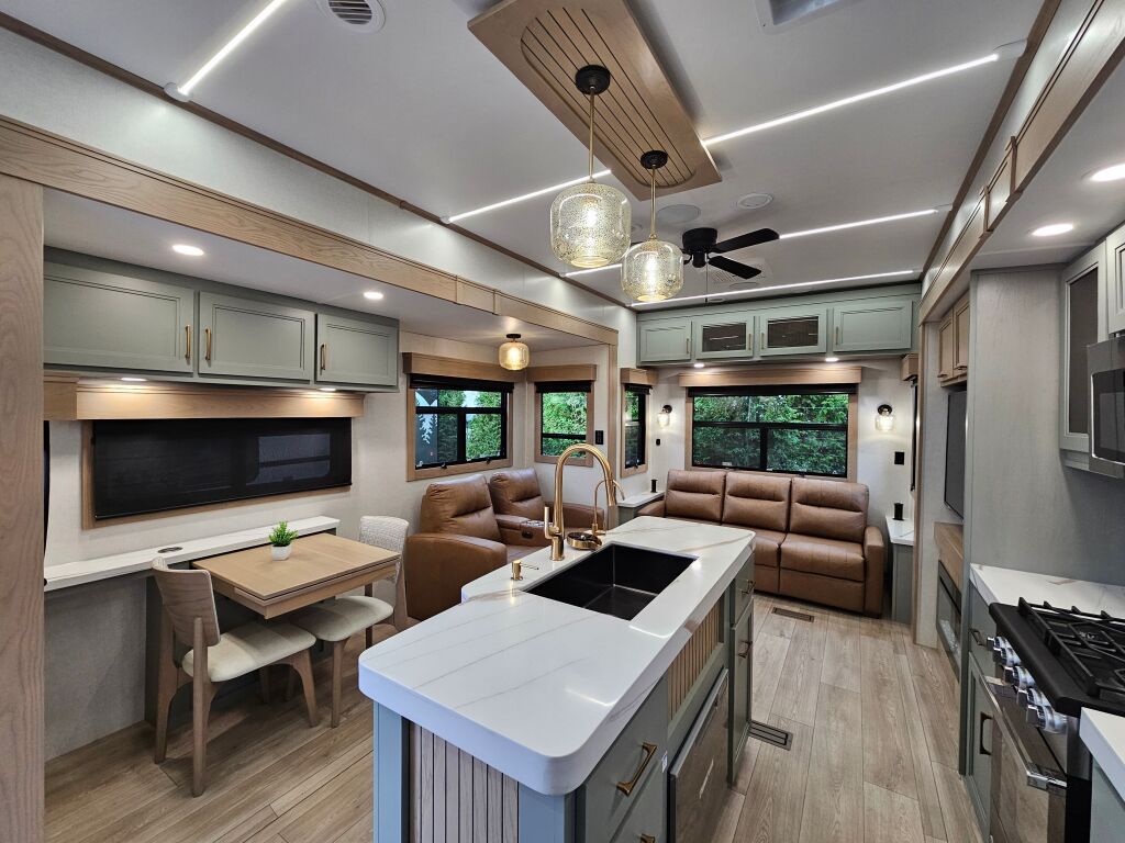 New 2026 Crossroads Redwood 371RL Fifth Wheel for sale in, Sumner Wa ...
