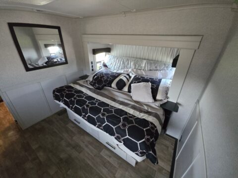 Crossroads Redwood Fifth Wheel for sale at Poulsbo RV, Four locations ...