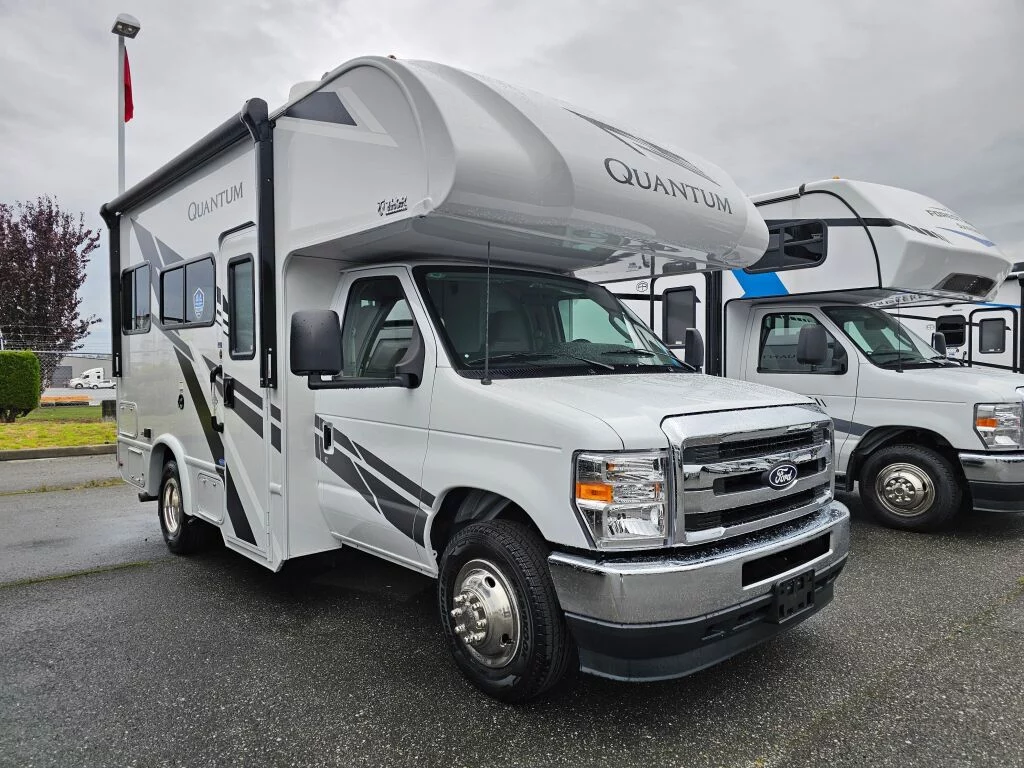 Thor Motor Coach Quantum on sale at Poulsbo RV, Four locations in ...